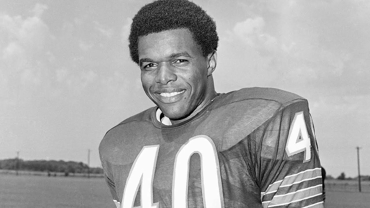 Gale Sayers - Football Hall of Fame: Net Worth, Detailed Information - CollegeNetWorth.com