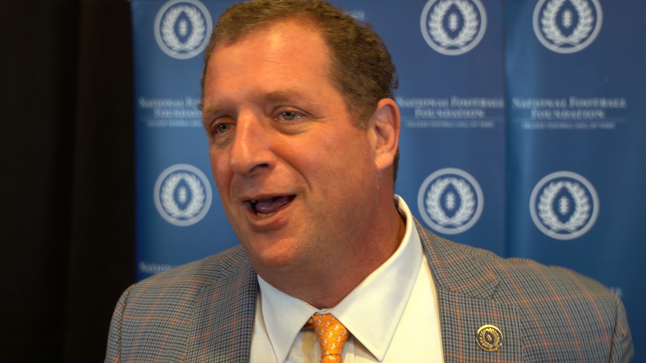 Harris Barton - Football Hall of Famer: Net Worth, Detailed Information ...