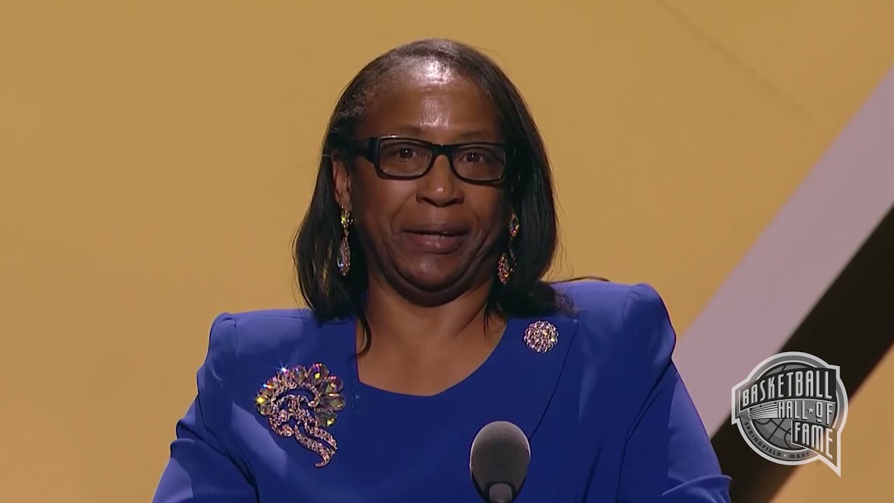 Pearl Moore - Basketball Hall of Famer: Net Worth, Detailed Information - CollegeNetWorth.com